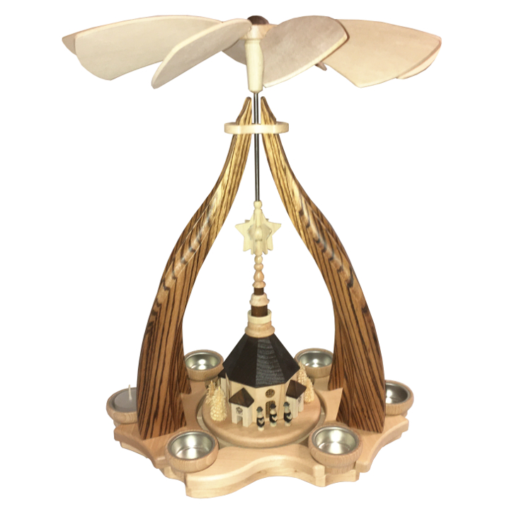 Pyramiden aus dem Erzgebirgsladen im Levantehaus